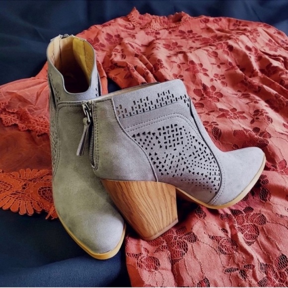 Qupid | Shoes | Greige Suede Booties | Poshmark